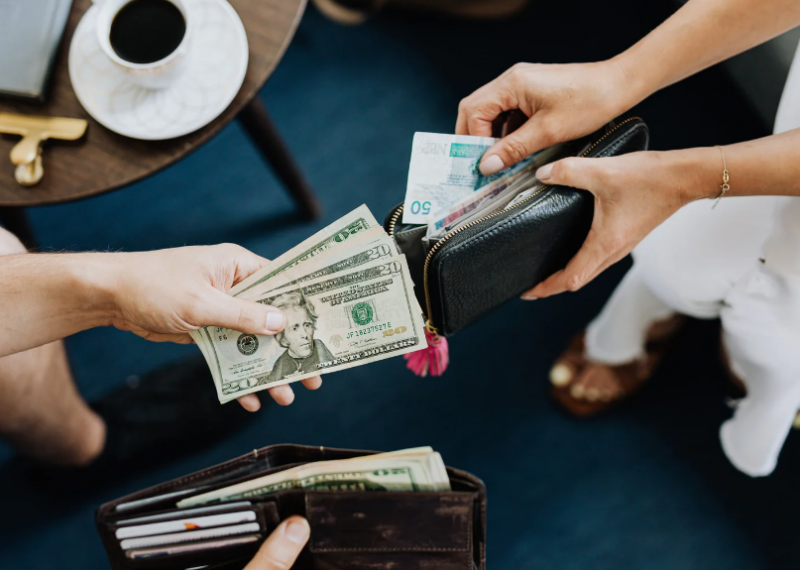 The Pros and Cons of Offering Cash Discounts to Customers – Pay Proudly